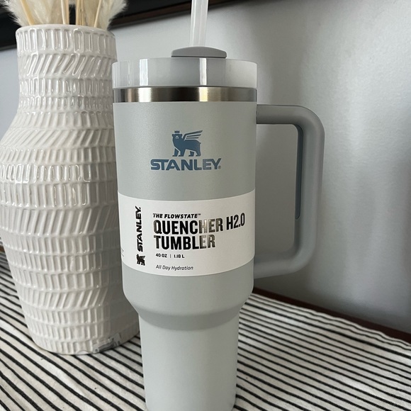 Stanley | Dining | Stanley The Quencher H2 Flowstate Tumbler 40 Oz Fog ...